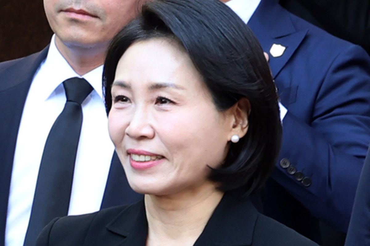 „First Lady“ Kim Hye-kyung: Explosion der Popularität bei ihrem ersten ...