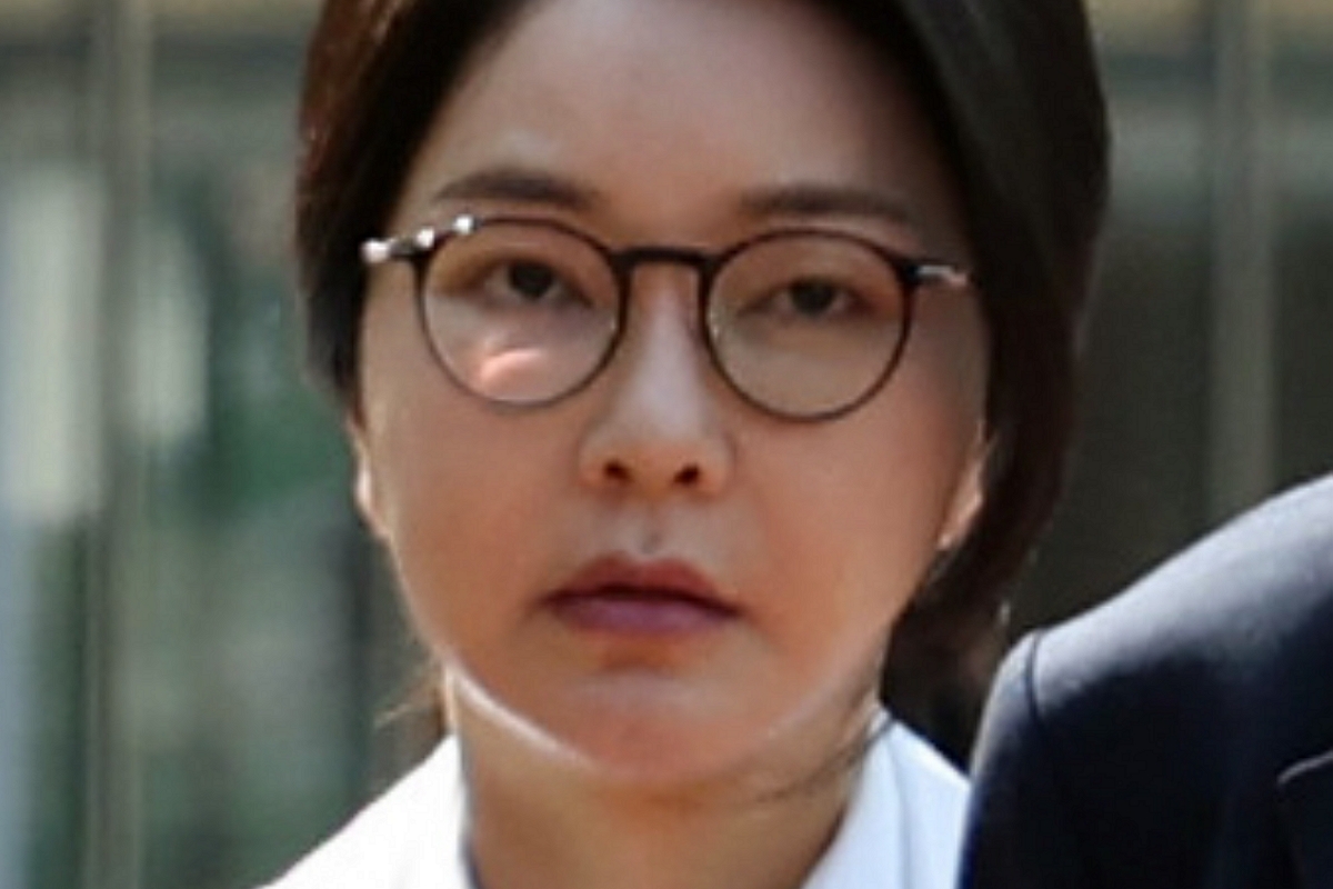 "Por causa de Han Dong-hoon..." Kim Gun-hee afia os dentes na prisão.